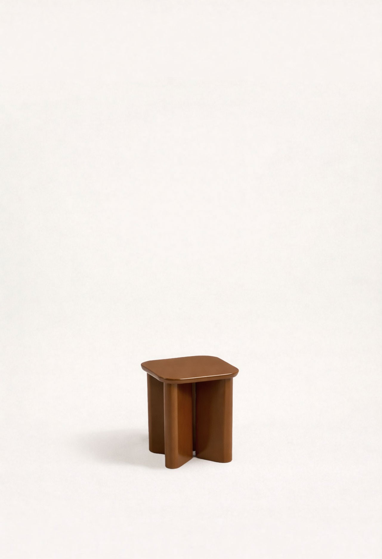 TABLE D'APPOINT GARANCE BOIS LAQUÉ CARAMEL